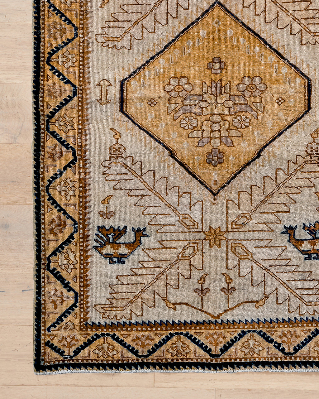 SANSA (3 X 5) – The Vintage Rug Shop